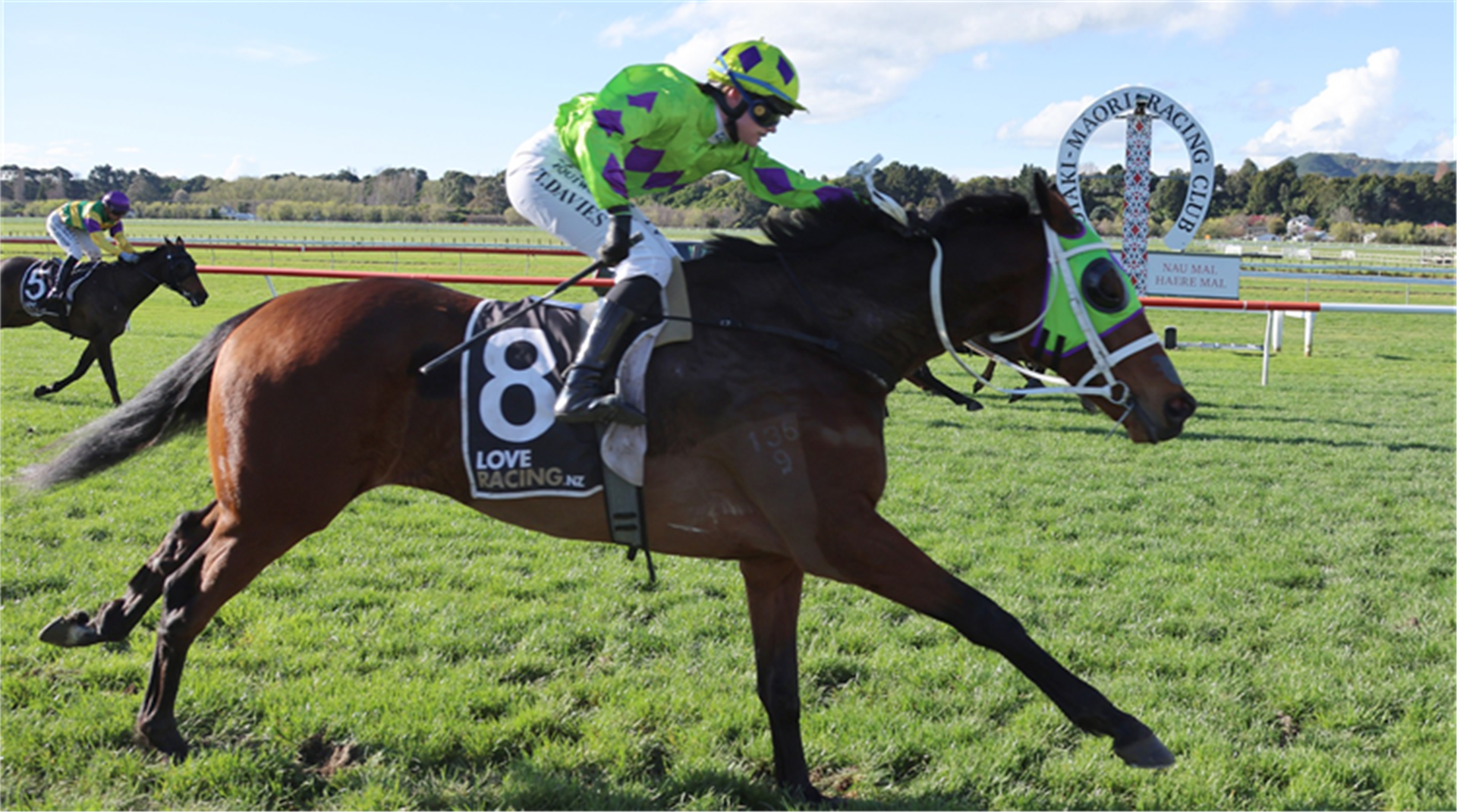 Australia Calling Crouch | Racing and Sports