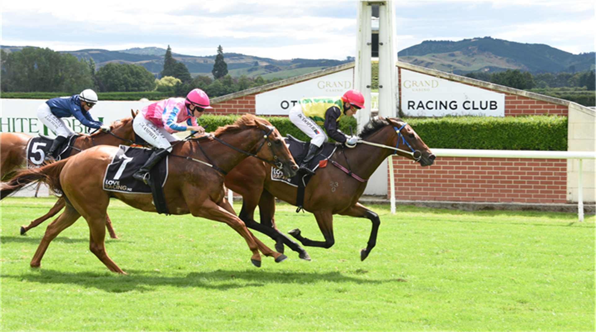 Dennis Looking Forward To Weekend Stakes Trio | Racing and Sports