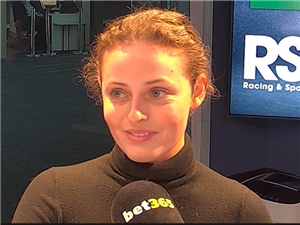 Evie Laing Pays Tribute To Her Dad After His Shock Passing At The ...