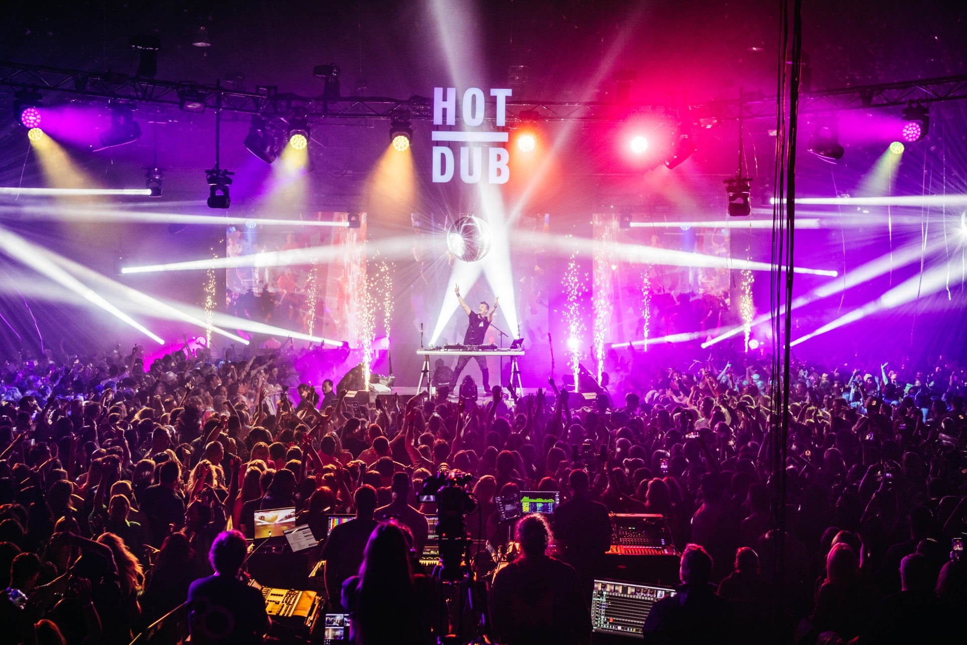 Hot Dub Time Machine To Headline Swan Draught Railway Stakes Da ...